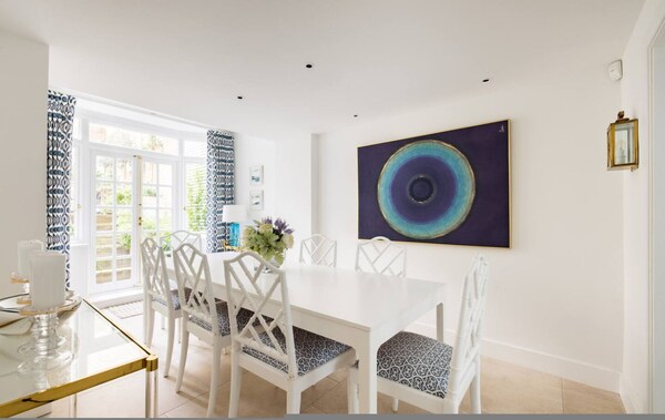 The Impressionist S Fireplace 4 Br Home In Chelsea - Chelsea