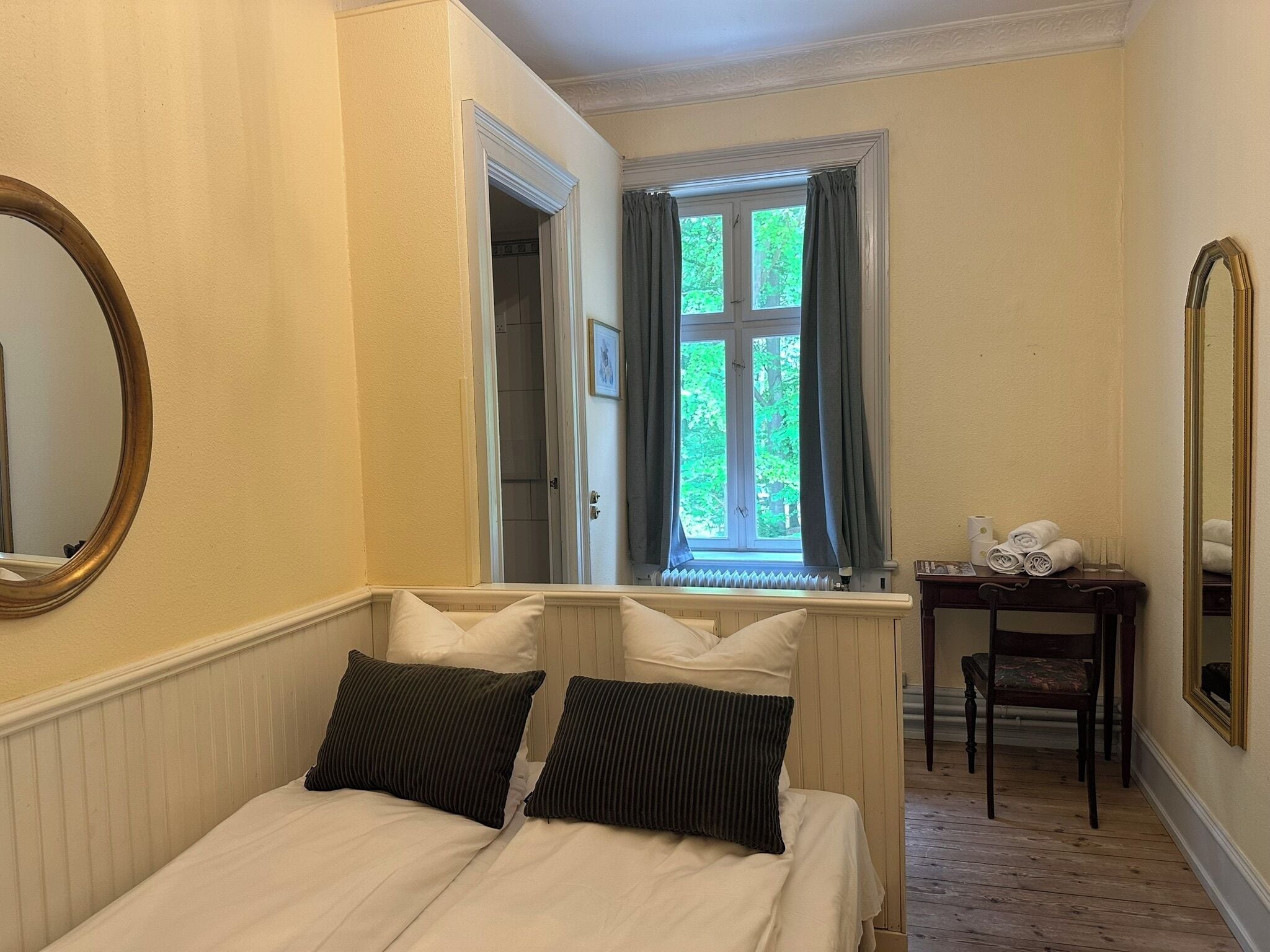 Petite Double - Garden View | Wi-fi grátis 