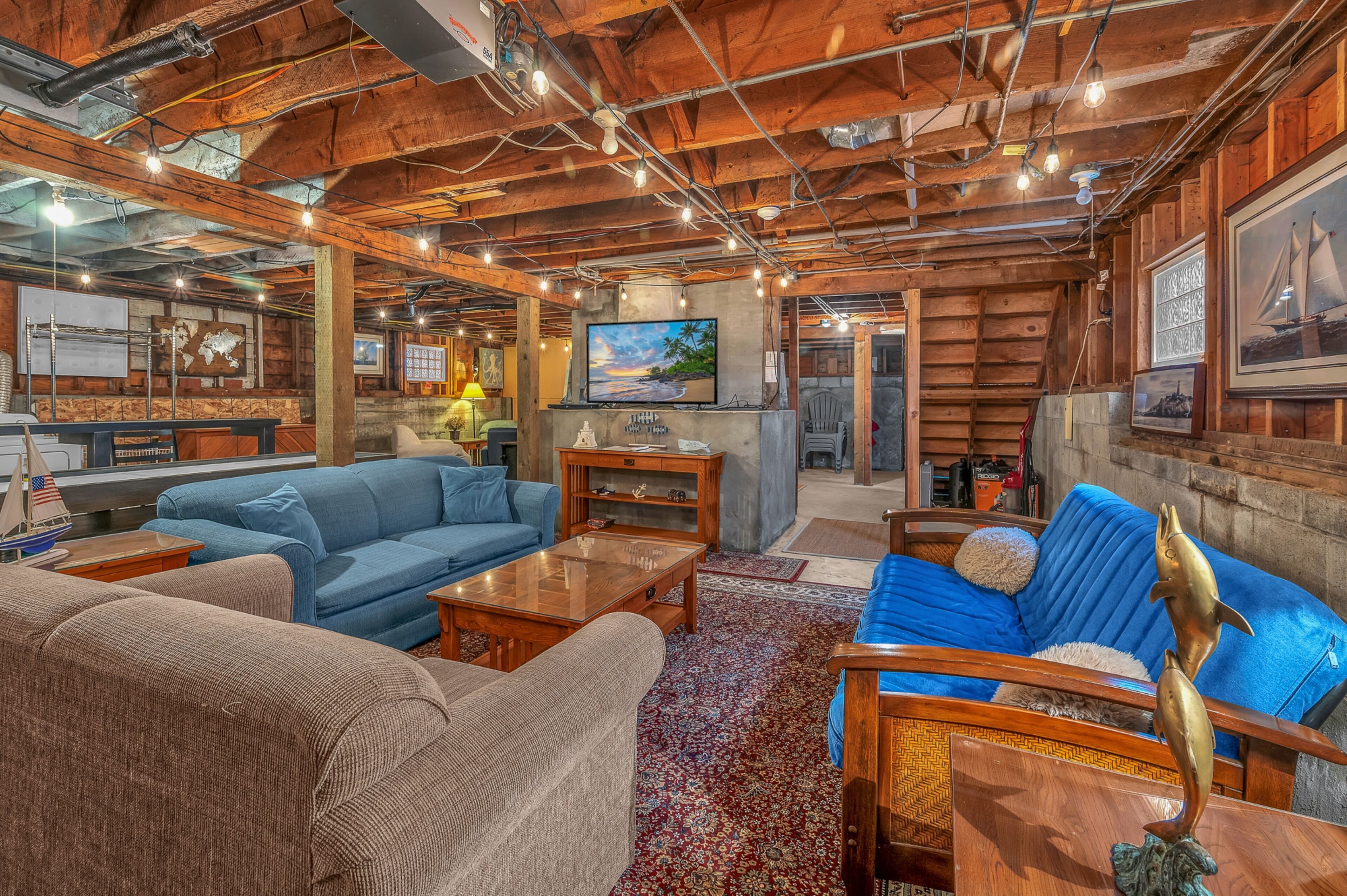 Promenade Home, Steps From The Beach, Large Deck - Cannon Beach, OR