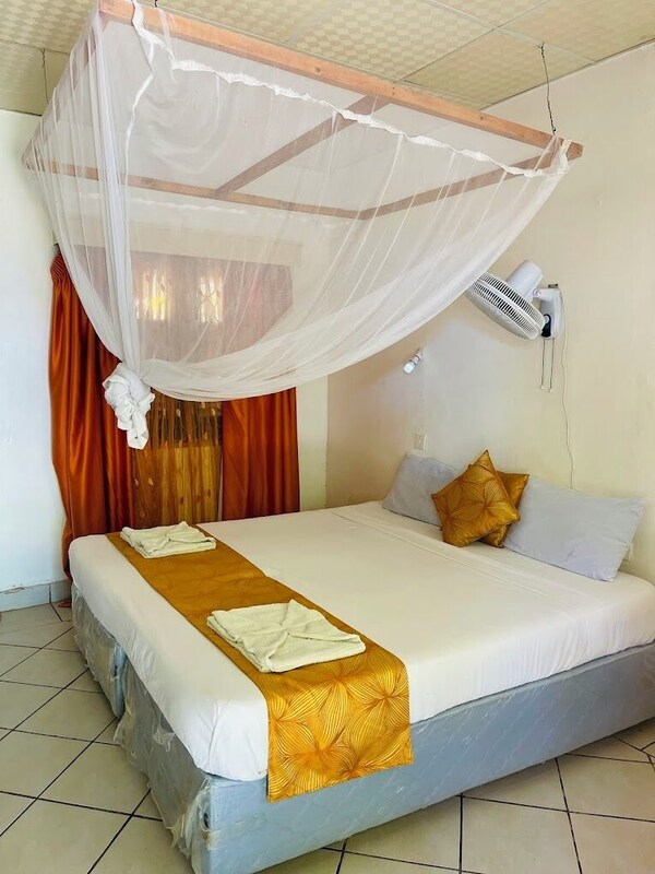 Qwetu Beach Resort Likoni - Mombasa