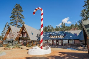 Casa, varanda, vista para o jardim | Exterior