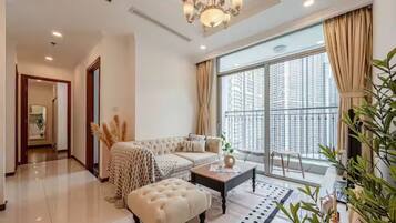 Apartamento de Luxo, 2 quartos, cozinha, Vista para a cidade | Sala de estar