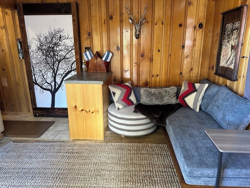 "Classic Tahoe" Cabin With Modern Amenities, Magical And Romantic Getaway For 2. - Incline Village