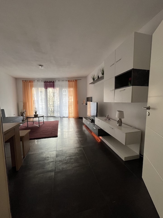 Modern 3 Room Apartment | Subway Fair | Parking Lot - Neurenberg