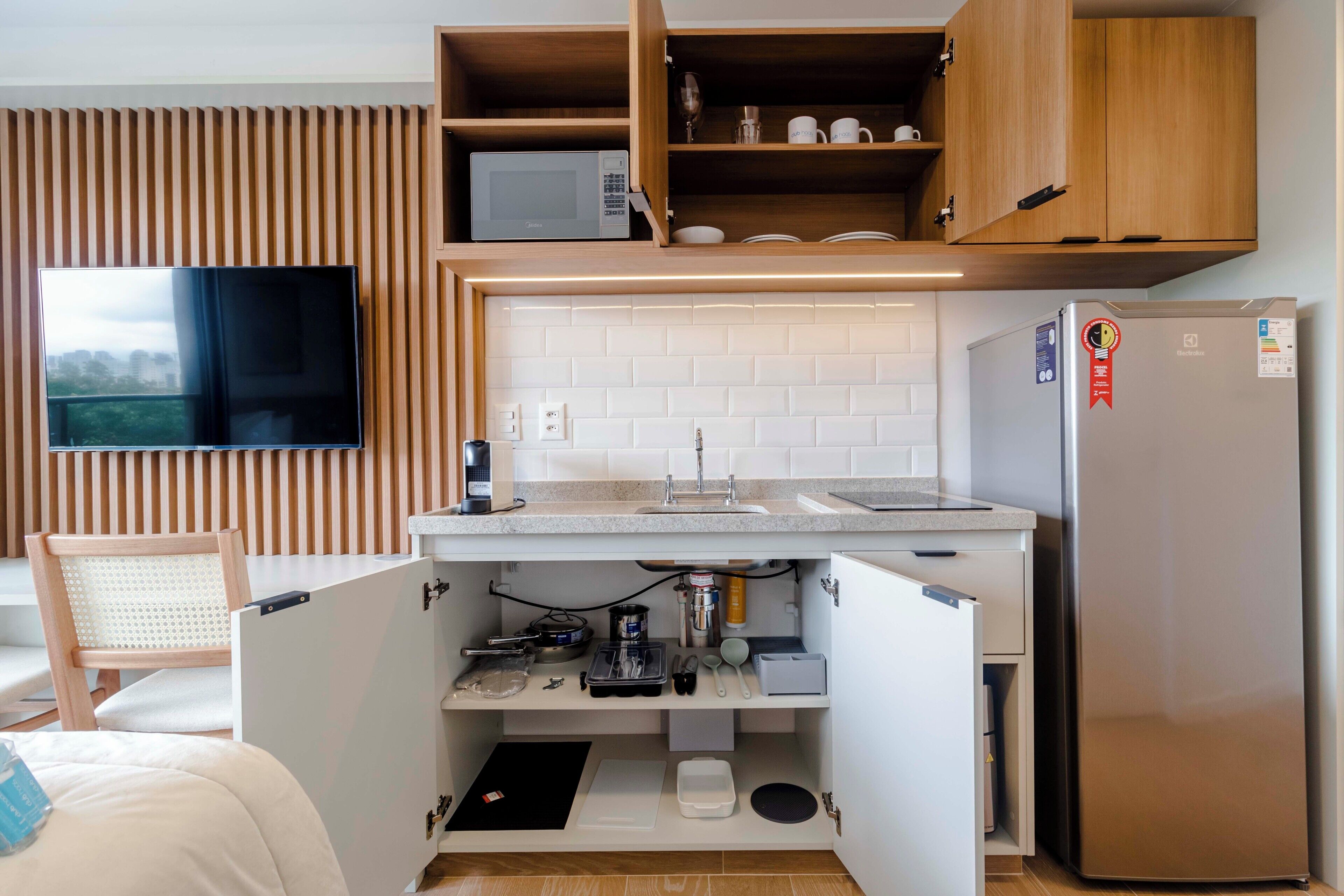 Apartamento Comfort | Cozinha privada | Minifrigorífico, um micro-ondas, um forno, uma máquina de café expresso 