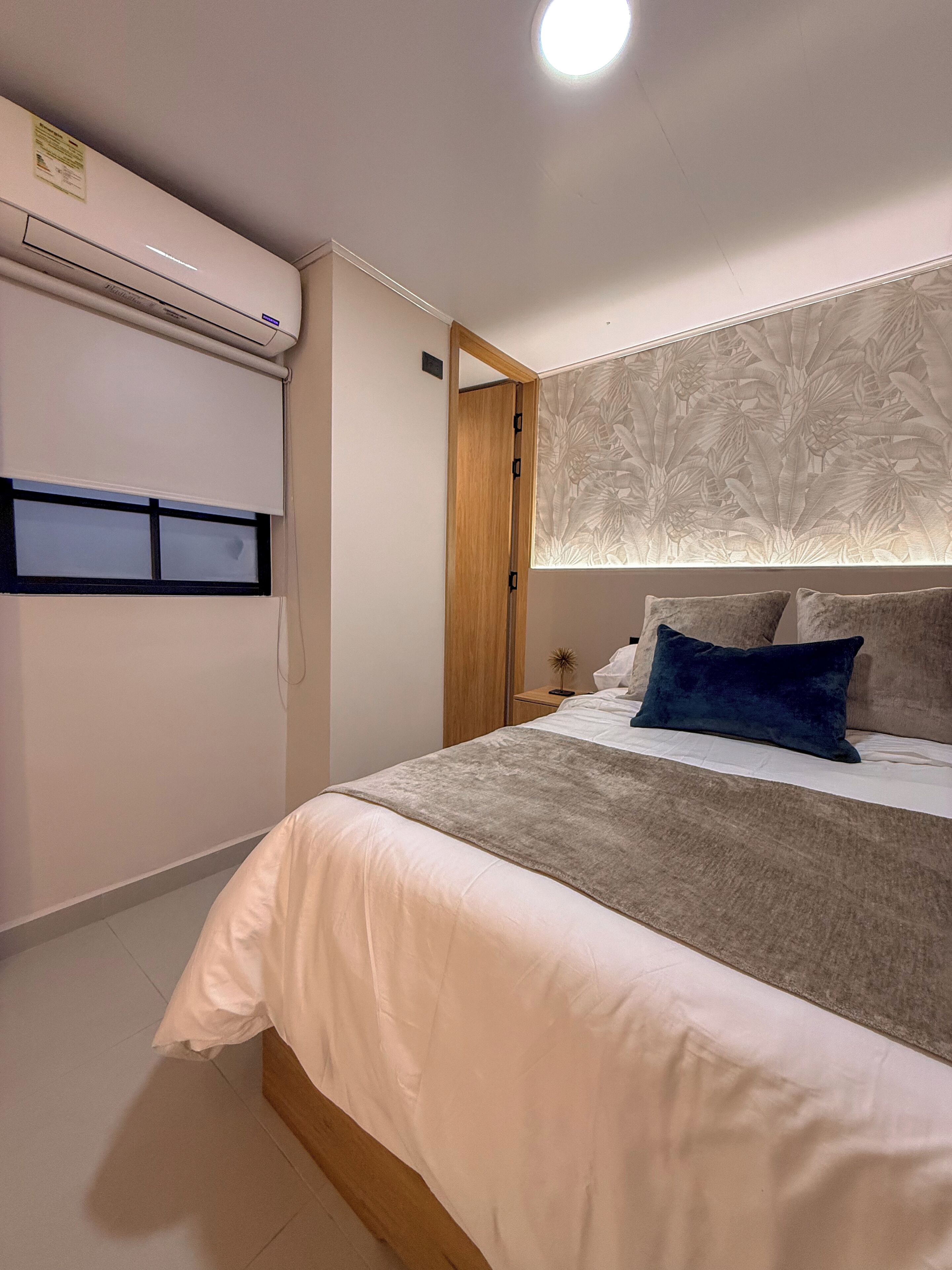 Quarto Individual Básico | Cofre no quarto, Wi-fi grátis 