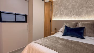 Quarto Individual Básico | Cofre no quarto, Wi-fi grátis
