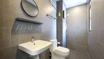 Loft, Vista para a cidade | Casa de banho