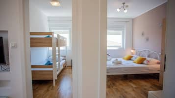 Apartamento Standard, 2 quartos, 2 casas de banho (Sun And Fun) | 2 quartos, Wi-fi grátis, roupa de cama fornecida