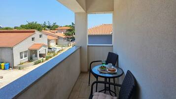 Apartamento Standard, vários quartos (Sun And Fun) | Refeições ao ar livre