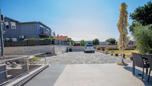 Apartamento Standard, 2 quartos, 2 casas de banho (Sun And Fun) | Refeições ao ar livre