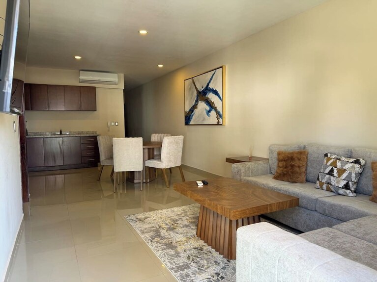 A Few Blocks From The Beach With Balcony By Gps Rentals - Mazatlán