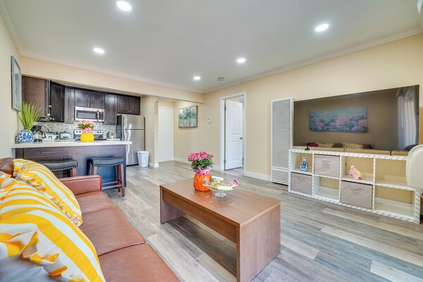 1 Block To Dtwn Pleasanton: Condo W/ Pool Access - Pleasanton, CA