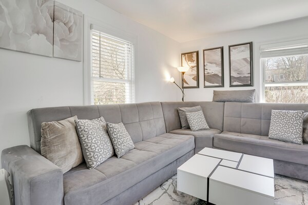 Easy Access To Nyc! Sleek Suburban Apartment - Scarsdale, NY