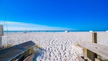 Apartamento em Condomínio Fechado, 2 quartos | Praia | Perto da praia