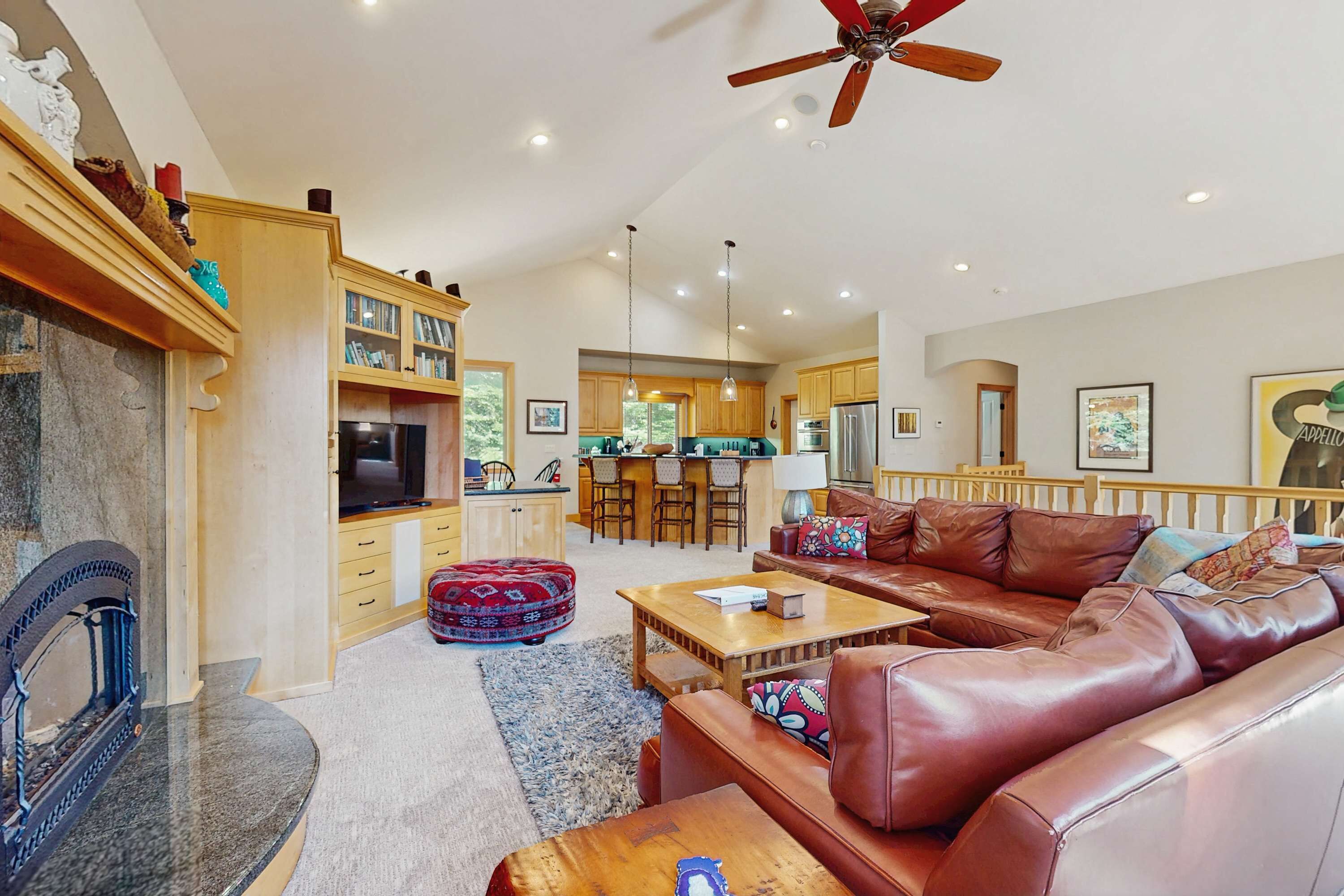 Gorgeous Family Home Surrounded By Trees With A Furnished Deck & Bbq - Tahoe City, CA