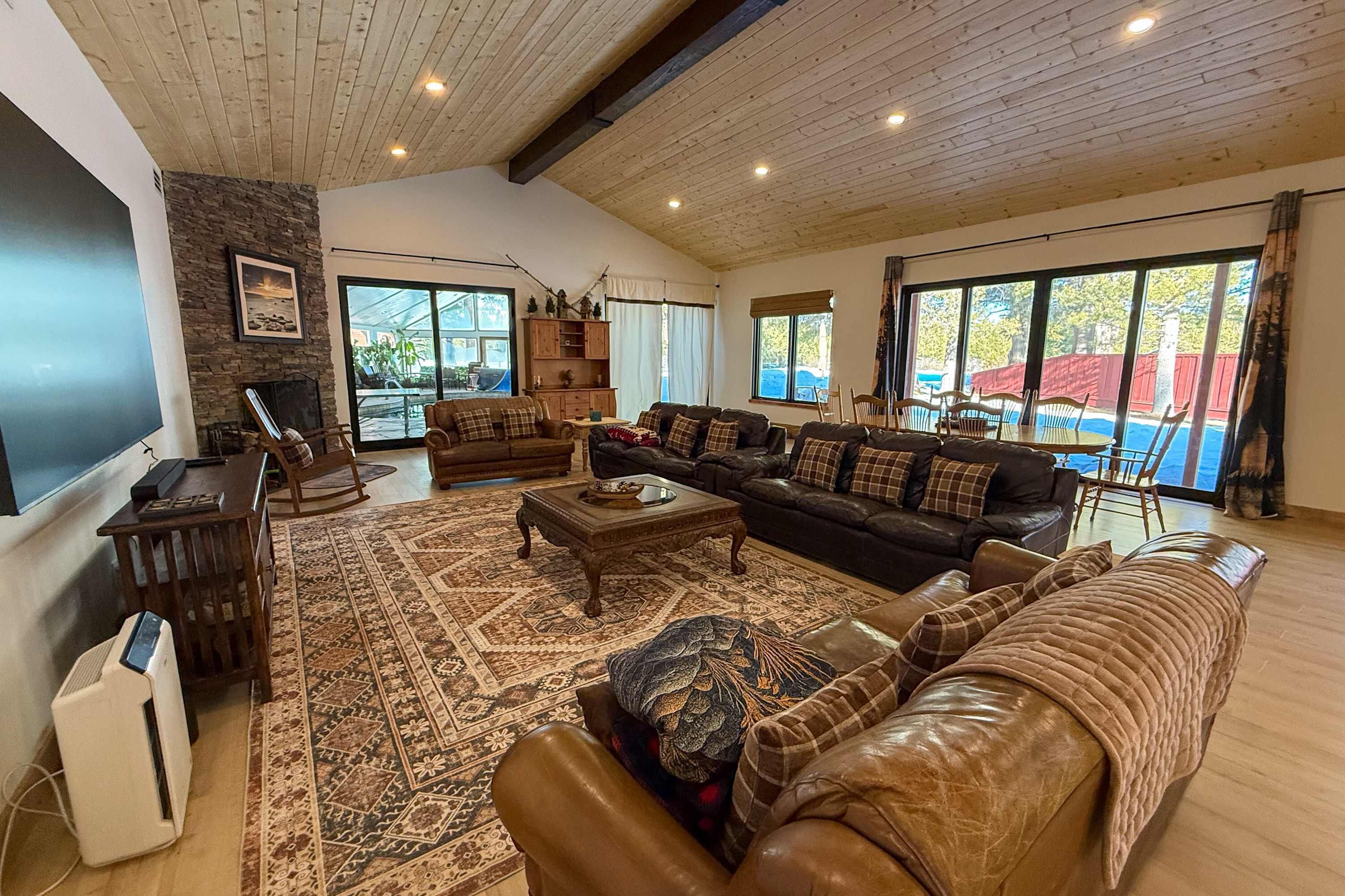 Large Luxury Estate Home On Golf Course W/private Indoor Heated Pool, Spa, Sauna - South Lake Tahoe, CA