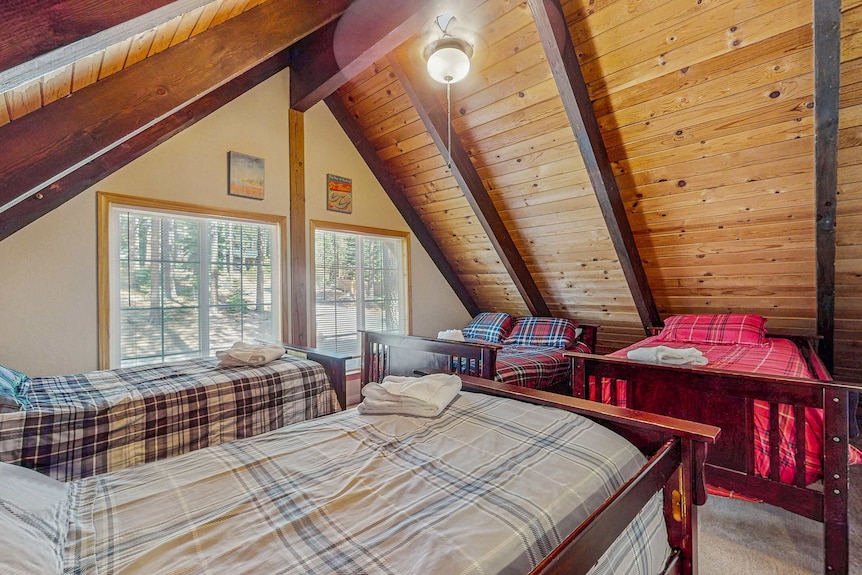 Enchanting Alpine Chalet With Lots Of Room, Deck, & Grill - Prime Location - South Lake Tahoe, CA