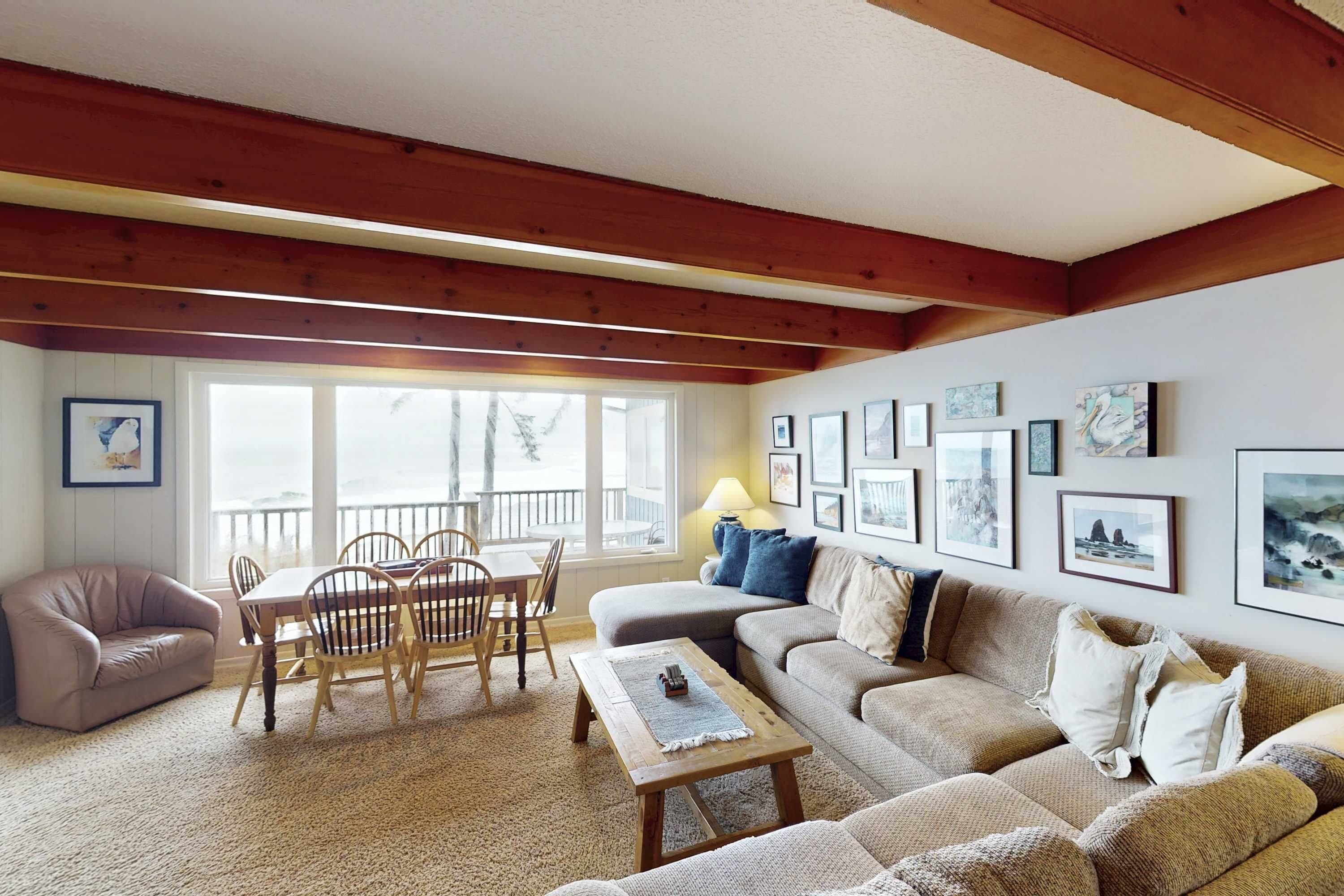 Beachfront House With Sprawling Ocean Views Near Tillamook Head - Seaside, OR