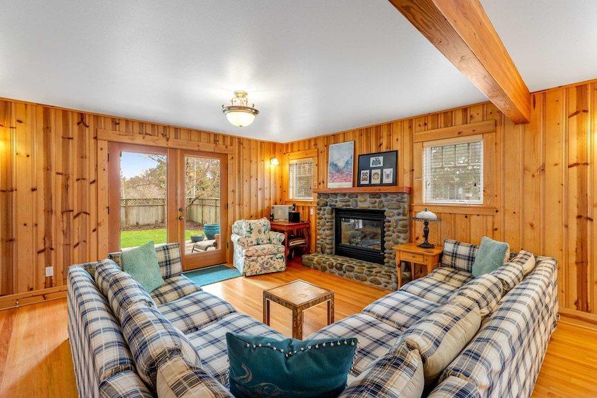 Spacious Cottage With Enclosed Yard - Walk To The Beach, Weddings Welcome - Cannon Beach, OR