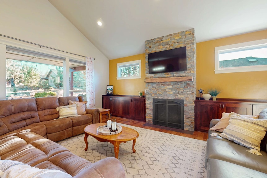 Modern Family Friendly Home With Fireplace - Shared Hot Tub, Pool & Tennis Courts - 雷德蒙