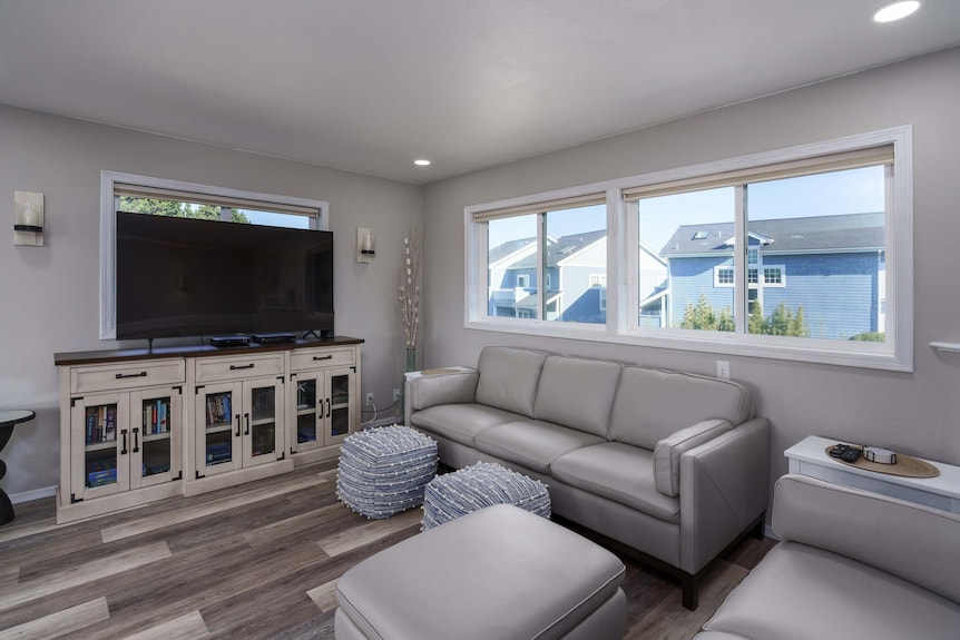 Charming Dog-friendly Home With Ocean-view, Beach Access, & Washer/dryer - Bradley Lake, OR