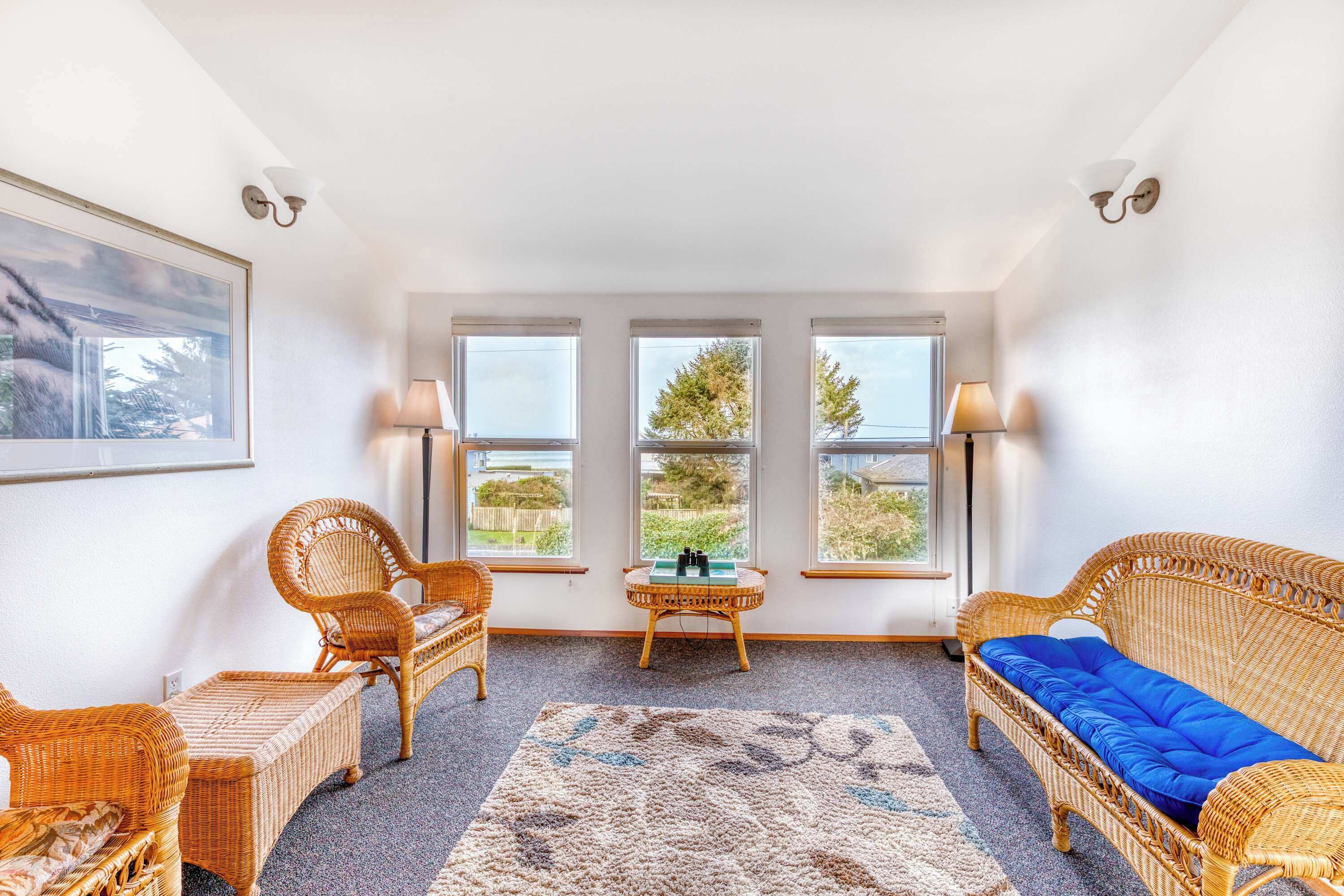 Dog-friendly Home With Wood-burning Fireplace And Ocean Views - Near The Beach - Lighthouse Beach, OR