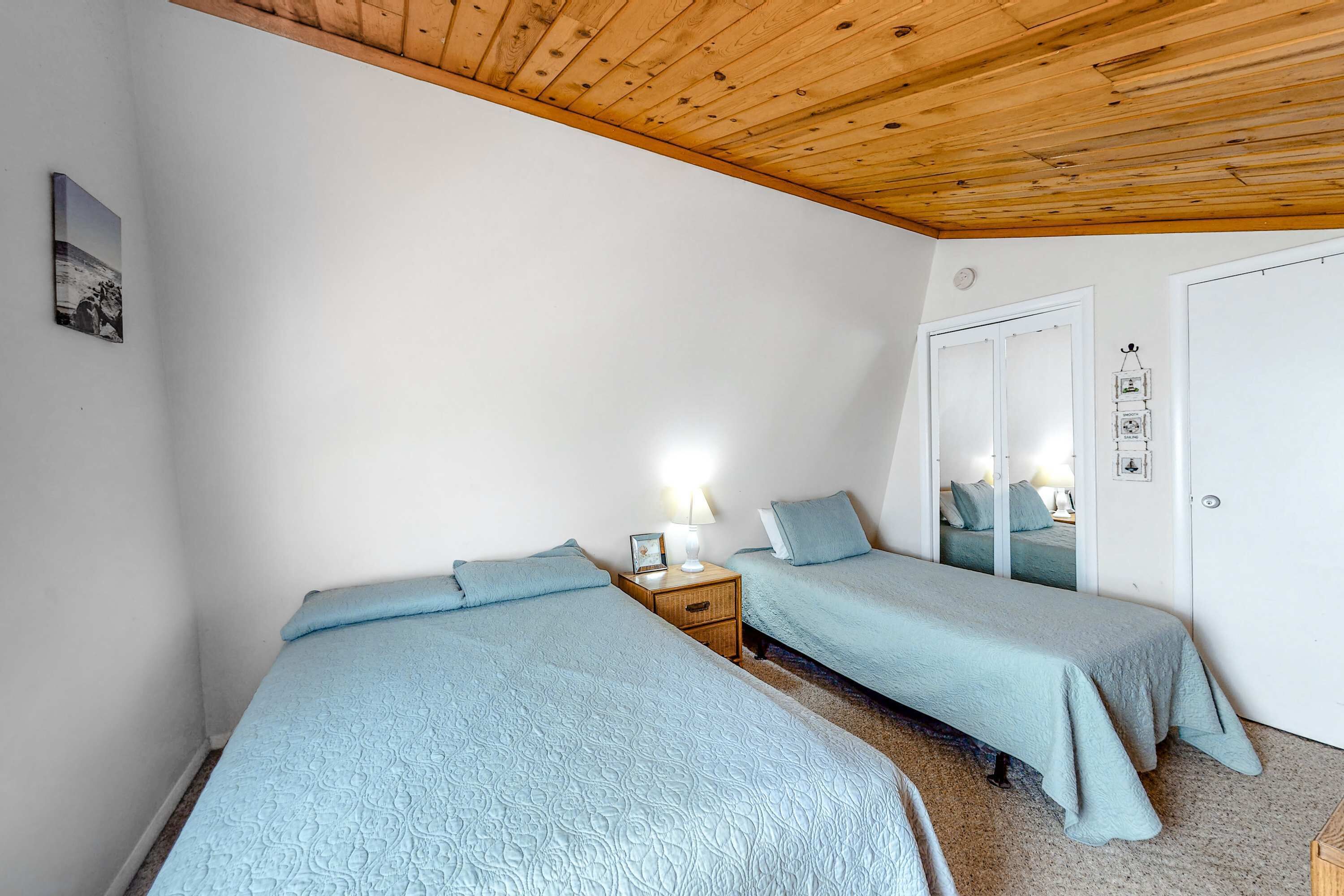 3rd-floor, Dog-friendly Condo With Loft, Balcony, Free Wifi And Golf Course View - Edisto Beach, SC