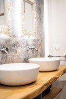 Cielo | Banheiro | Sabonete, shampoo, papel higiênico 