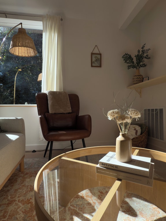 Red Door Retreat- 1 Mile To Downtown St. Augustine! Pet-friendly! - 聖奧古斯丁