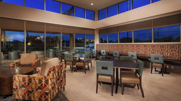 La Quinta Inn And Suites By Wyndham Corpus Christi I-37 Nw - Corpus Christi, TX