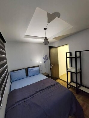 Cortinas/cortinados opacos, quartos insonorizados 