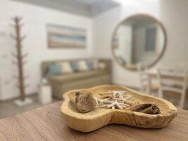 Apartamento Deluxe | Sala de estar | TV de ecrã plano