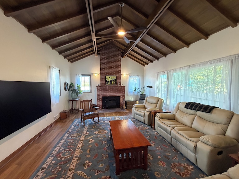 Charming Private Home Perfectly Located In The Heart Of Ferndale. - Fortuna, CA