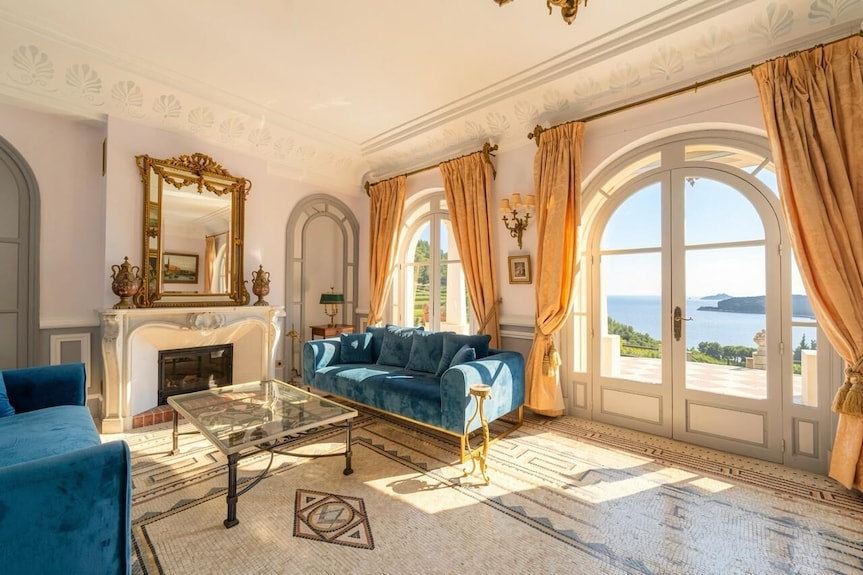 Coup De Cœur à Cassis Château Avec Vue Imprenable, Entre Mer Et Vignes - Cassis