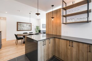 Apartamento luxo, varanda, vista para o jardim | Cozinha privada