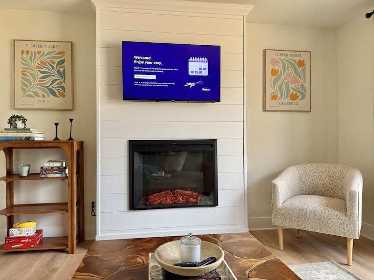 Clean & Comfortable Stay Near Downtown Greenville - Greenville, MI