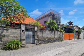 Fachada da propriedade