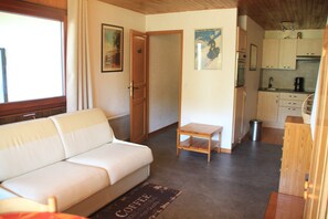 Apartamento clássico, 1 quarto | Sala de estar