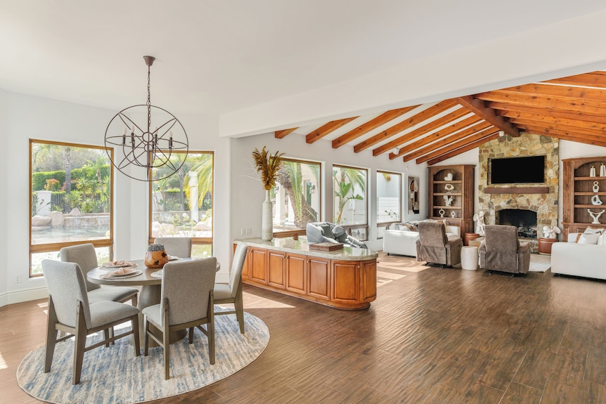 Sleeps 20 | Resort Pool + Putting Green + Near Lake Poway | Barrel & Crest - Rancho Bernardo - San Diego