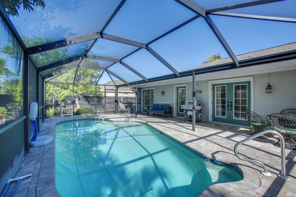 3 Mi To Sun Splash Waterpark! Family Haven W/ Pool - Sanibel Island, FL