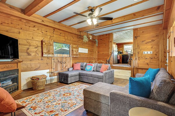 Serene Hilltop Hideaway: 7 Mi To Weatherford! - Weatherford, TX
