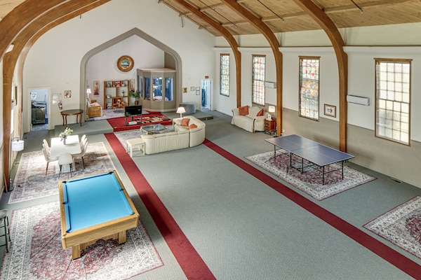 Walk To Clear Lake! Converted Church W/ Game Room - Lakeport, CA