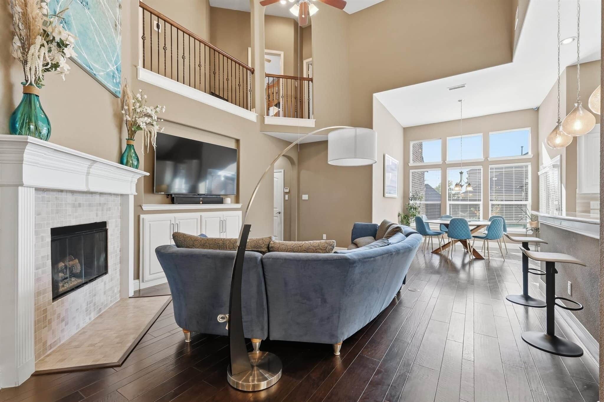 Access World Cup Via Dallas And Dfw - Sweden Base - 弗裏斯科