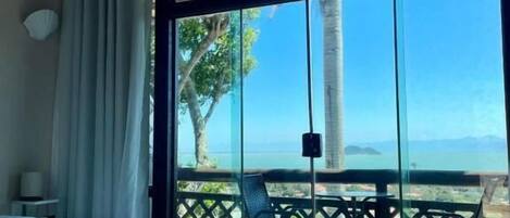 Quarto Deluxe, varanda, vista para o mar