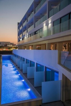 Piscina externa sazonal
