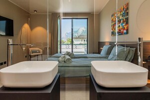 Quarto casal luxo, vista para o jardim