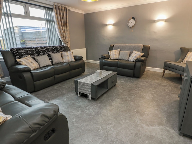 Shotts Cottage, Pet Friendly, With A Garden In Stirling - Dunblane