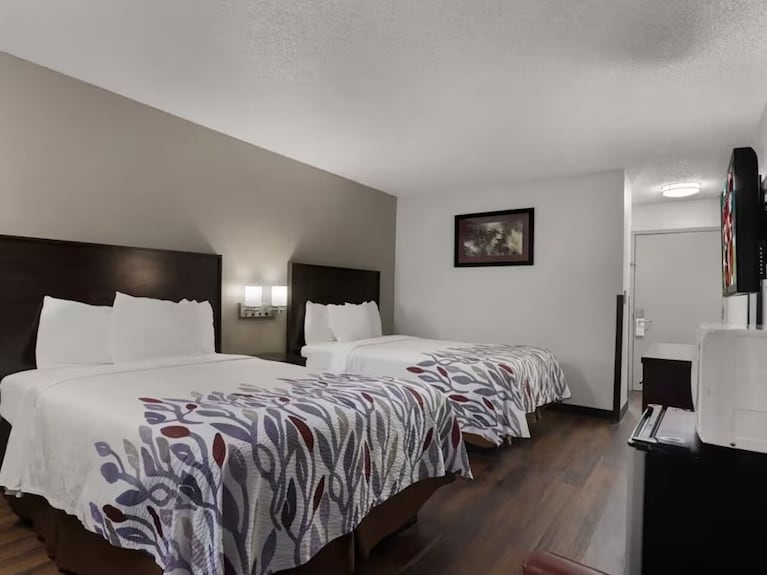 Double Full Beds | Steps To Children's Museum | Free Parking & Pool Access - Savannah