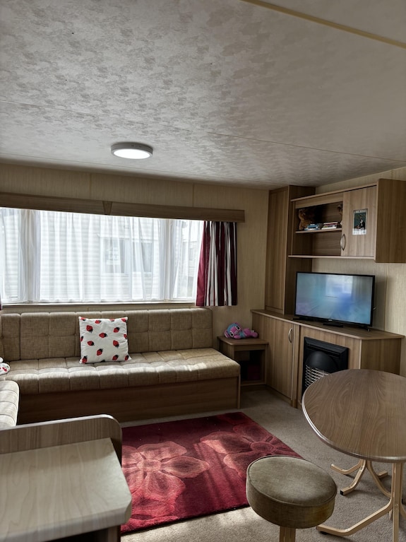 Dog-friendly Caravan At New Beach Holiday Park, Kent Ref 66058nb - Dymchurch